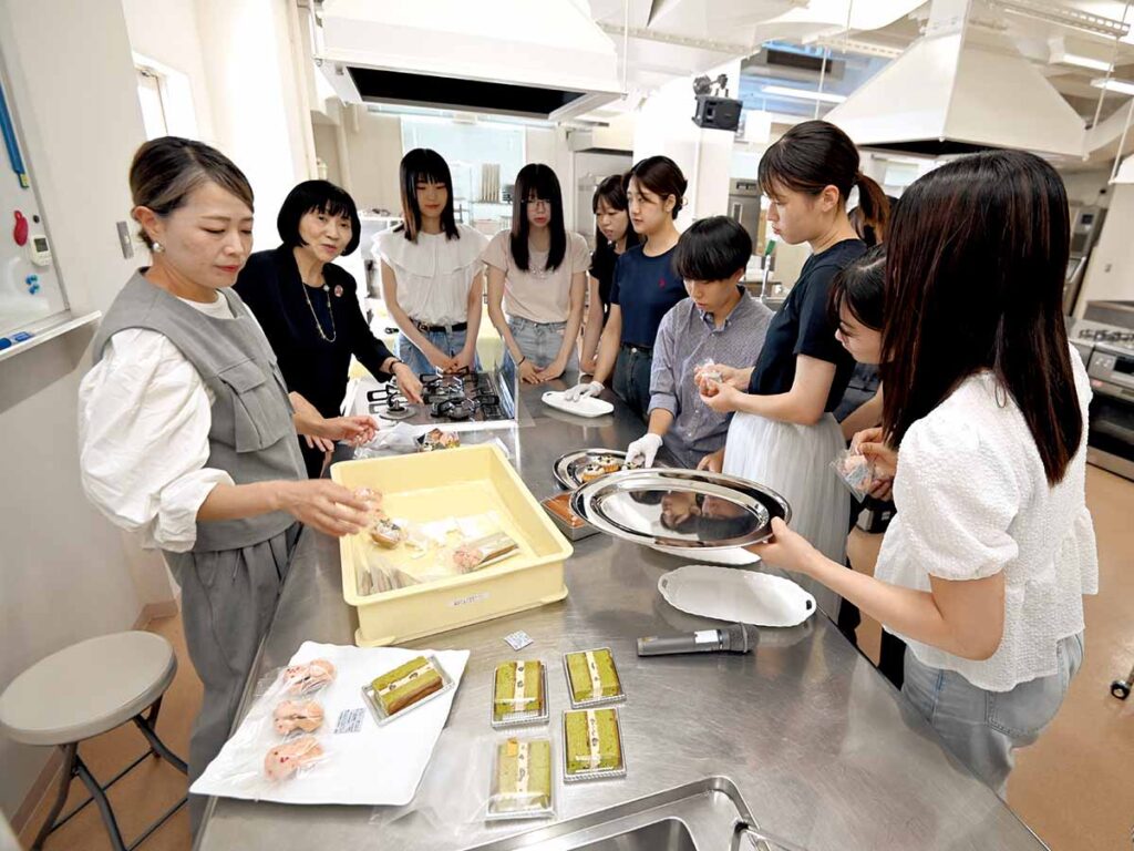 45. 甲南女子大学×ショコラリパブリック秋の和さんぽプレート 3点セット｜参加店舗一覧｜神戸ひがしなだスイーツめぐり